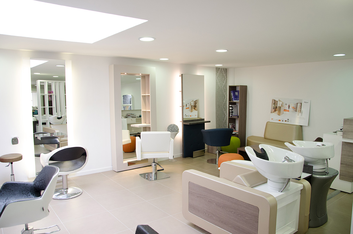 Notre Showroom de mobilier de coiffure de 150m² en exposition à Lyon ...